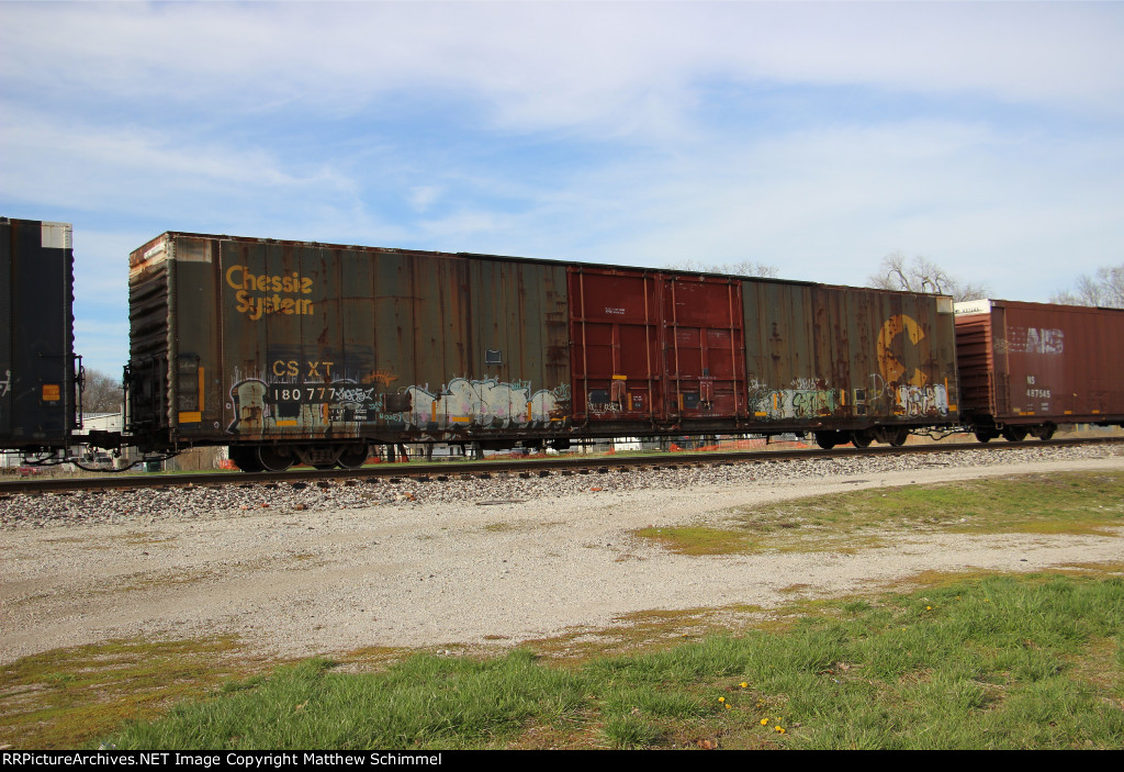 CSX / Chessie 86ft. Box Car